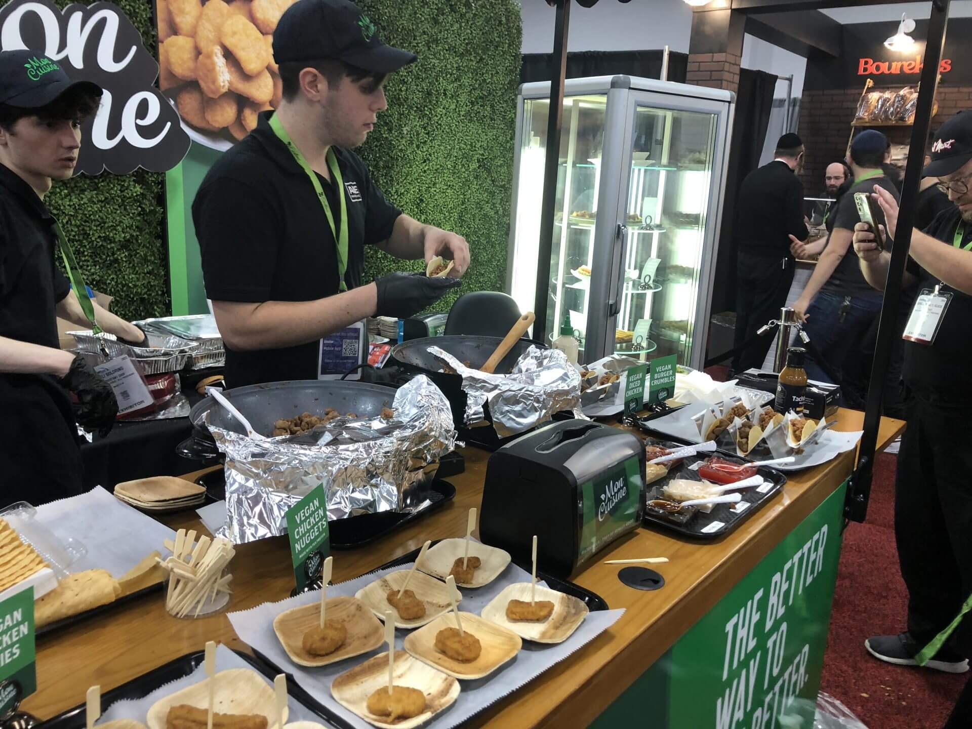 Flavors Meld With Foodies at Kosherfest 2022 - Howard Blas